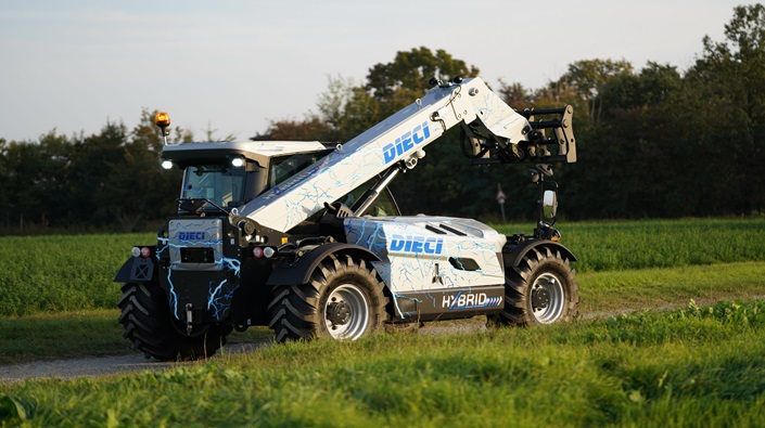 Hybrid telehandler reduces fuel and footprint | News from AA Farmer