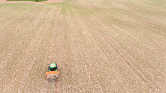 New urea inhibitor cuts ammonia emissions | News from AA Farmer